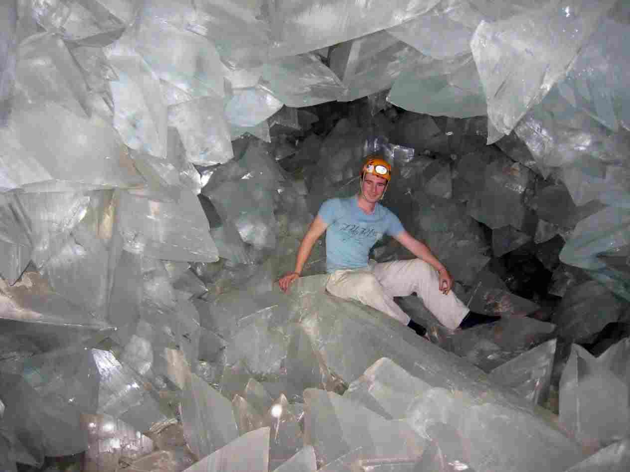 A Cave of Giant Crystals | Way Cool Pictures